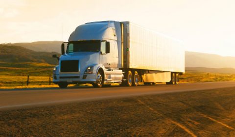 Shipping Freight in a 53 Foot Dry Van | Wood-Hall Logistics Inc.